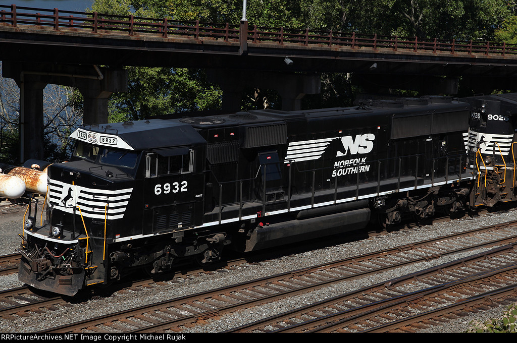 NS 6932